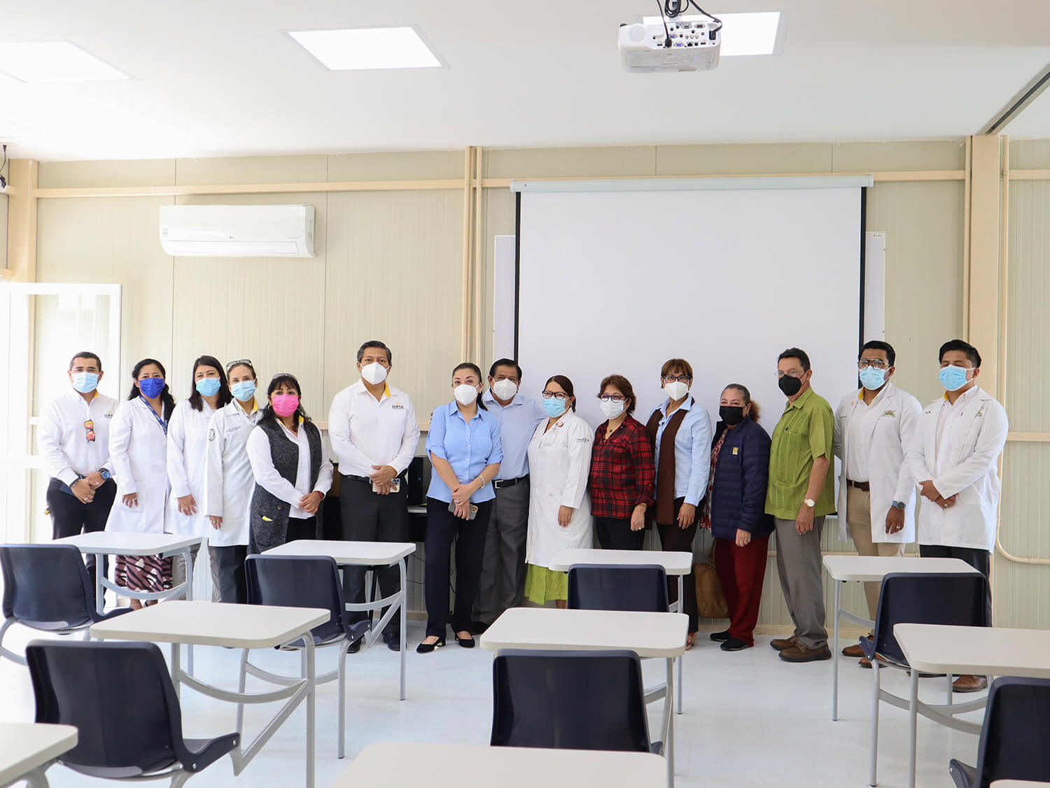 ENTREGA URSE AULAS EQUIPADAS AL HOSPITAL DE ESPECIALIDADES PARA LA ...
